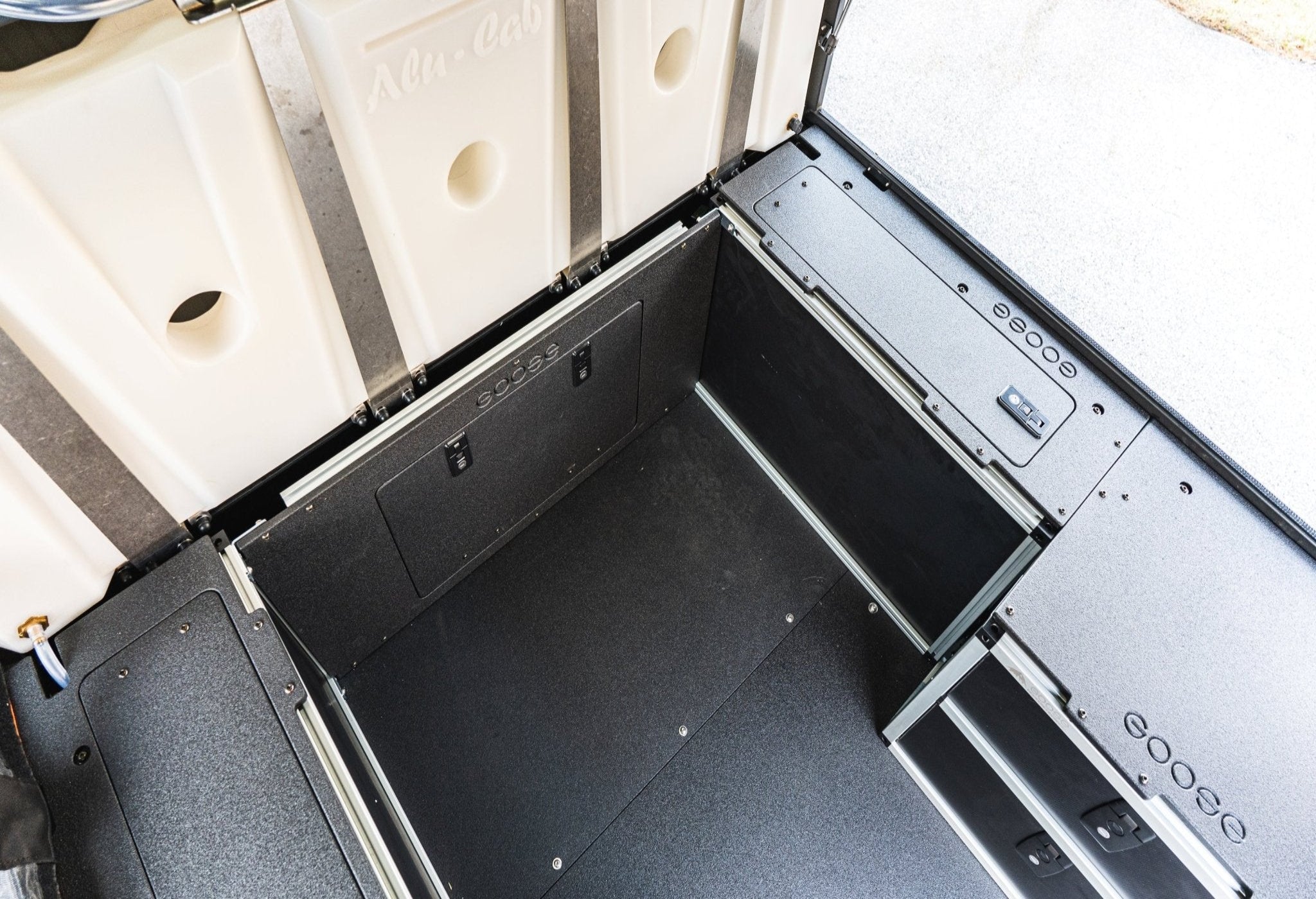 GOOSE GEAR Alu-Cab Canopy Camper V2 - Chevy Colorado/GMC Canyon 2015-2 ...